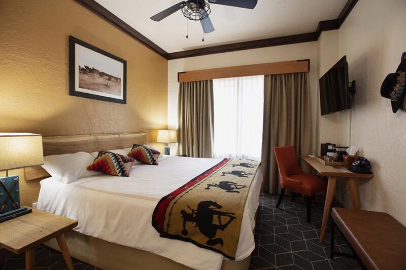 Rooms & Suites - El Rancho Hotel
