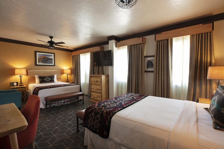 Rooms & Suites - El Rancho Hotel