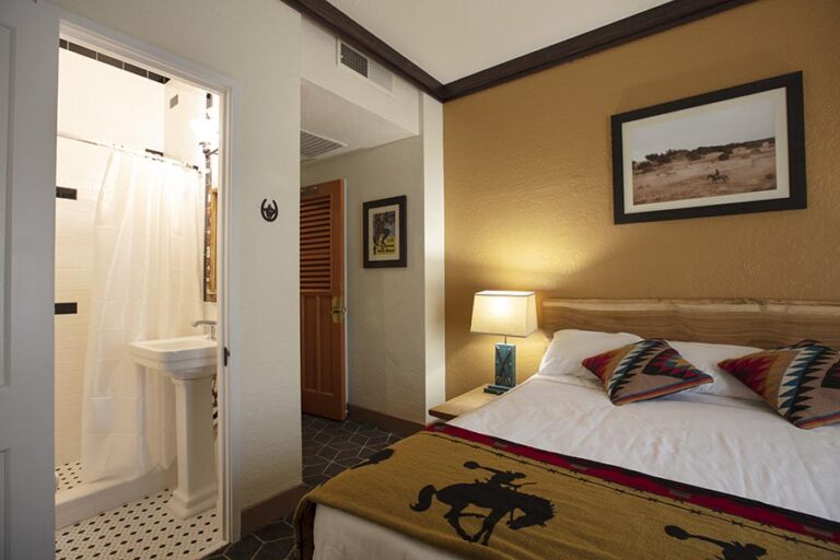 Rooms & Suites - El Rancho Hotel