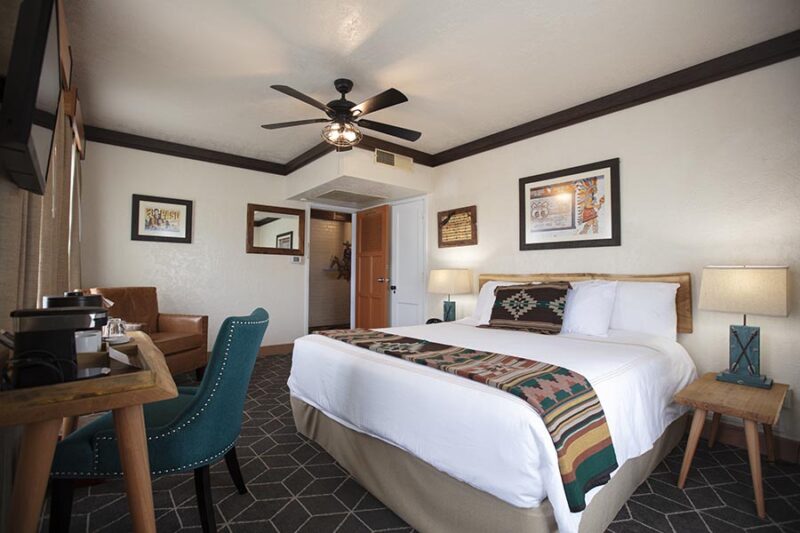 Rooms & Suites - El Rancho Hotel